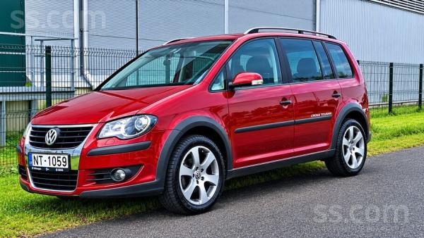 Volkswagen Touran 2007 Rīga vietnē Sarkans Volkswagen Touran 2007 Rīga, ar dzinēja tilpumu 1.90 L un nobraukumu 399 tūkst. km par 2300 €, foto 1 vietnē AUTOMOTO.COM.LV