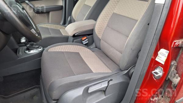 Volkswagen Touran 2007 Rīga vietnē Sarkans Volkswagen Touran 2007 Rīga, ar dzinēja tilpumu 1.90 L un nobraukumu 399 tūkst. km par 2300 €, foto 11 vietnē AUTOMOTO.COM.LV