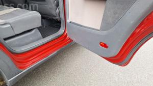 Red Volkswagen Touran 2007 in Riga, with an engine capacity of 1.90 L and mileage of 399 thousand km for 2300 €, photo 22 on AUTOMOTO.COM.LV