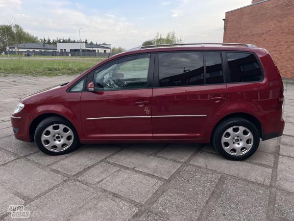 Sarkans Volkswagen Touran 2008 Alīta, ar dzinēja tilpumu 2.00 L un nobraukumu 320 tūkst. km par 2950 €, foto 4 vietnē AUTOMOTO.COM.LV