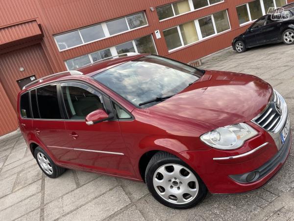 Sarkans Volkswagen Touran 2008 Alīta, ar dzinēja tilpumu 2.00 L un nobraukumu 320 tūkst. km par 2950 €, foto 9 vietnē AUTOMOTO.COM.LV