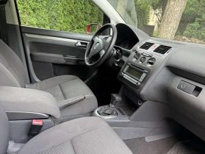 Sarkans Volkswagen Touran 2008 Rīga, ar dzinēja tilpumu 1.39 L un nobraukumu 301 tūkst. km par 2550 €, foto 15 vietnē AUTOMOTO.COM.LV