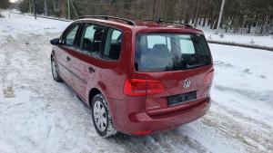 Sarkans Volkswagen Touran 2010 Viļņa, ar dzinēja tilpumu 1.20 L un nobraukumu 235 tūkst. km par 4500 €, foto 20 vietnē AUTOMOTO.COM.LV