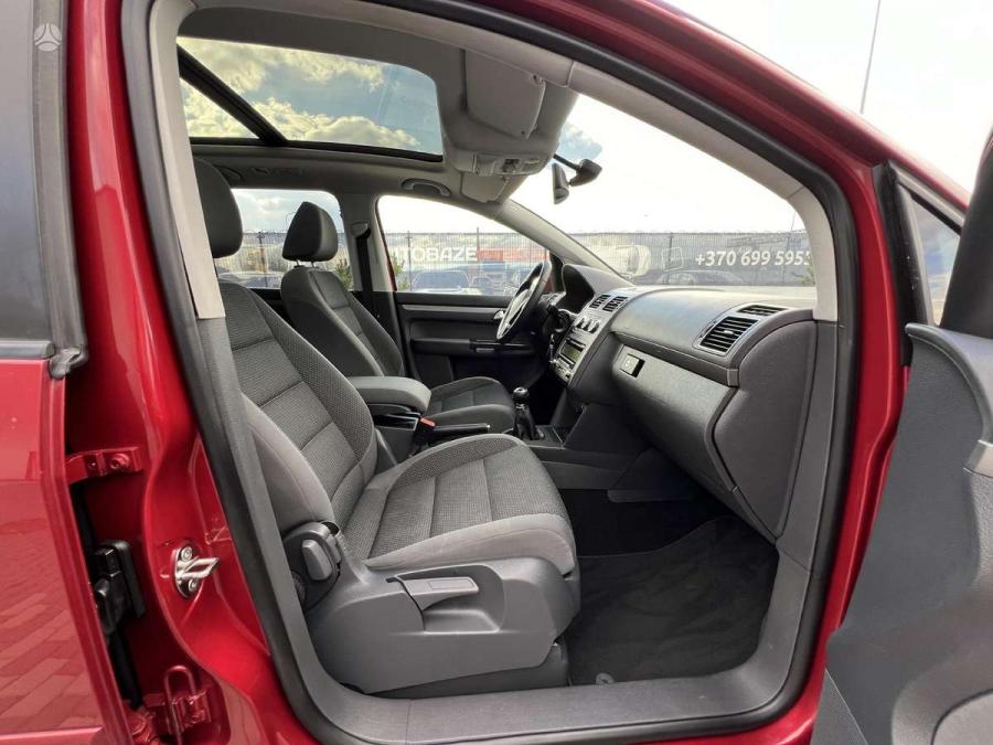 Sarkans Volkswagen Touran 2011 Šauļi, ar dzinēja tilpumu 1.39 L un nobraukumu 209 tūkst. km par 5200 €, foto 22 vietnē AUTOMOTO.COM.LV