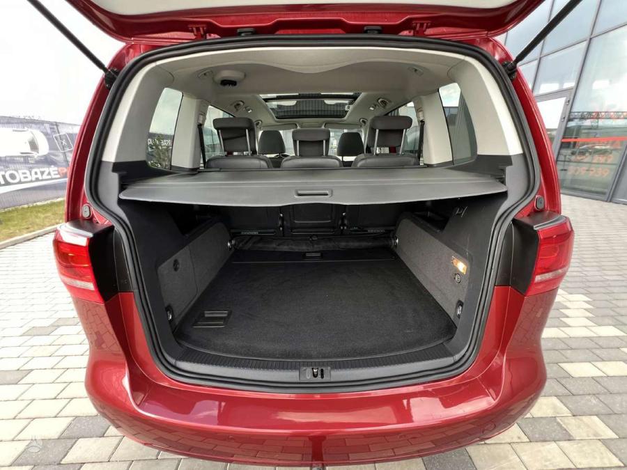Sarkans Volkswagen Touran 2011 Šauļi, ar dzinēja tilpumu 1.39 L un nobraukumu 209 tūkst. km par 5200 €, foto 24 vietnē AUTOMOTO.COM.LV