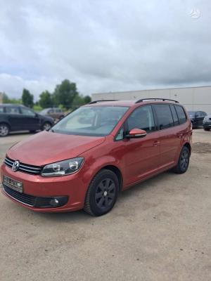 Sarkans Volkswagen Touran 2011 Rokiškis, ar dzinēja tilpumu 1.60 L un nobraukumu 272 tūkst. km par 3850 €, foto 3 vietnē AUTOMOTO.COM.LV