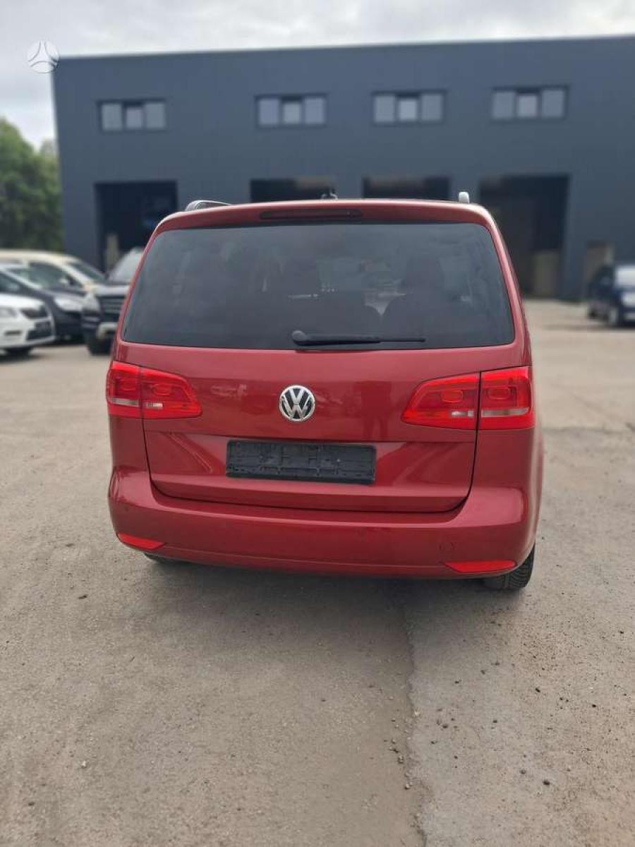 Sarkans Volkswagen Touran 2011 Rokiškis, ar dzinēja tilpumu 1.60 L un nobraukumu 272 tūkst. km par 3850 €, foto 5 vietnē AUTOMOTO.COM.LV