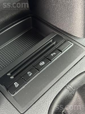 Sarkans Volkswagen Touran 2011 Ogre, ar dzinēja tilpumu 1.60 L un nobraukumu 235 tūkst. km par 5750 €, foto 26 vietnē AUTOMOTO.COM.LV