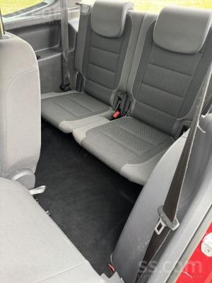 Sarkans Volkswagen Touran 2011 Ogre, ar dzinēja tilpumu 1.60 L un nobraukumu 235 tūkst. km par 5750 €, foto 28 vietnē AUTOMOTO.COM.LV