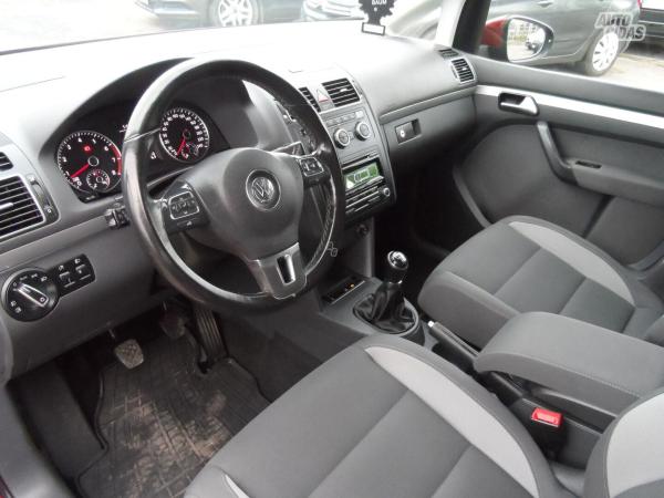 Sarkans Volkswagen Touran 2013 Klaipėda, ar dzinēja tilpumu 1.40 L un nobraukumu 215 tūkst. km par 5590 €, foto 9 vietnē AUTOMOTO.COM.LV