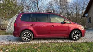 Sarkans Volkswagen Touran 2013 Viļņa, ar dzinēja tilpumu 1.60 L un nobraukumu 277 tūkst. km par 4600 €, foto 3 vietnē AUTOMOTO.COM.LV