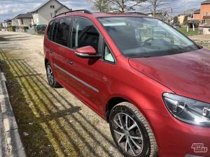 Sarkans Volkswagen Touran 2014 Alīta, ar dzinēja tilpumu 1.60 L un nobraukumu 186 tūkst. km par 6450 €, foto 3 vietnē AUTOMOTO.COM.LV