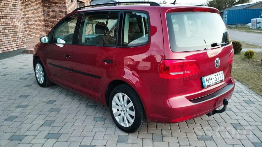 Sarkans Volkswagen Touran 2014 Rīga, ar dzinēja tilpumu 1.60 L un nobraukumu 277 tūkst. km par 5350 €, foto 5 vietnē AUTOMOTO.COM.LV