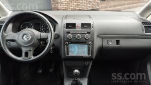 Sarkans Volkswagen Touran 2014 Rīga, ar dzinēja tilpumu 1.60 L un nobraukumu 277 tūkst. km par 5350 €, foto 7 vietnē AUTOMOTO.COM.LV