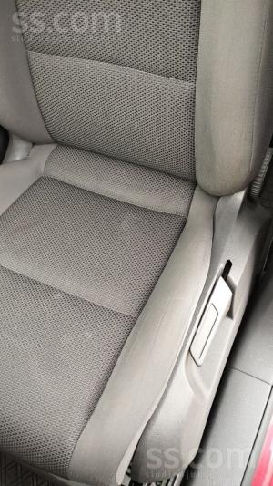 Sarkans Volkswagen Touran 2014 Rīga, ar dzinēja tilpumu 1.60 L un nobraukumu 277 tūkst. km par 5350 €, foto 14 vietnē AUTOMOTO.COM.LV