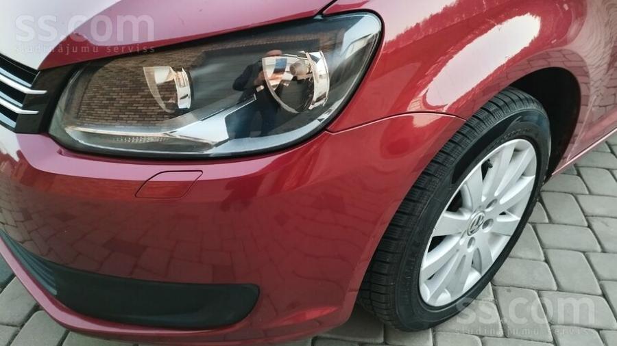Sarkans Volkswagen Touran 2014 Rīga, ar dzinēja tilpumu 1.60 L un nobraukumu 277 tūkst. km par 5350 €, foto 31 vietnē AUTOMOTO.COM.LV