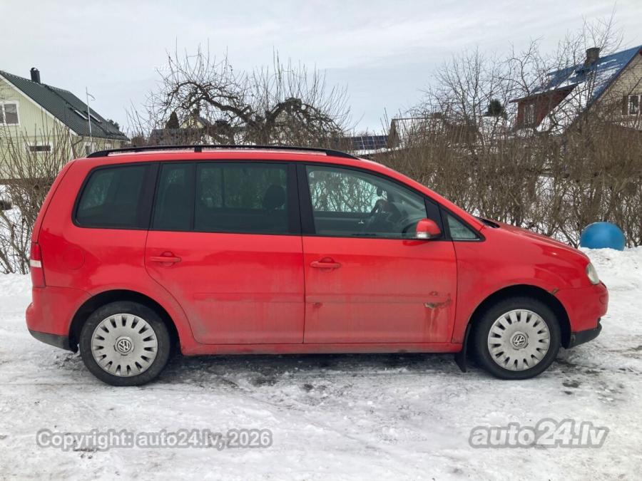 Sarkans Volkswagen Touran 2005 Tartu, ar dzinēja tilpumu 1.90 L un nobraukumu 0 tūkst. km par 1499 €, foto 5 vietnē AUTOMOTO.COM.LV