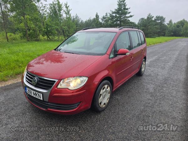 Red Volkswagen Touran 2007 in Tartu, with an engine capacity of 1.60 L and mileage of 189 thousand km for 2400 €, photo 1 on AUTOMOTO.COM.LV