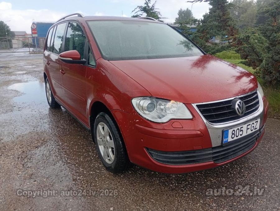 Sarkans Volkswagen Touran 2010 Veru, ar dzinēja tilpumu 2.00 L un nobraukumu 268 tūkst. km par 5200 €, foto 3 vietnē AUTOMOTO.COM.LV