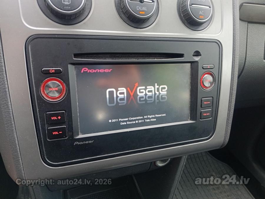 Sarkans Volkswagen Touran 2010 Veru, ar dzinēja tilpumu 2.00 L un nobraukumu 268 tūkst. km par 5200 €, foto 11 vietnē AUTOMOTO.COM.LV
