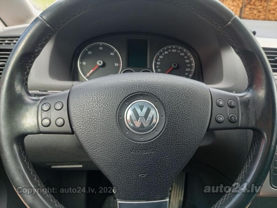 Sarkans Volkswagen Touran 2010 Veru, ar dzinēja tilpumu 2.00 L un nobraukumu 268 tūkst. km par 5200 €, foto 19 vietnē AUTOMOTO.COM.LV