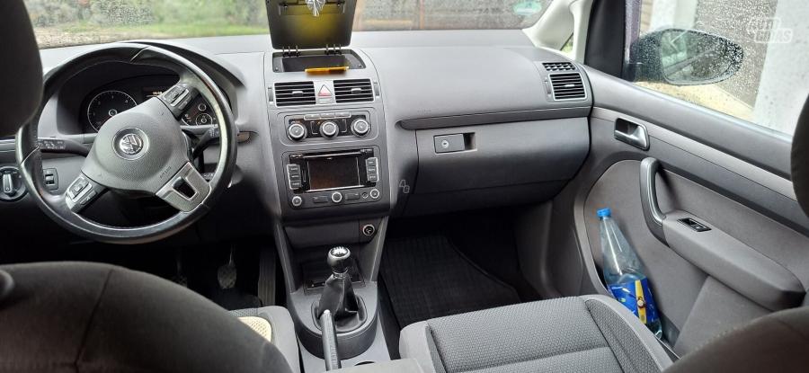 Volkswagen Touran 2012 Šauļi, ar dzinēja tilpumu 1.60 L un nobraukumu 225 tūkst. km par 6200 €, foto 1 vietnē AUTOMOTO.COM.LV