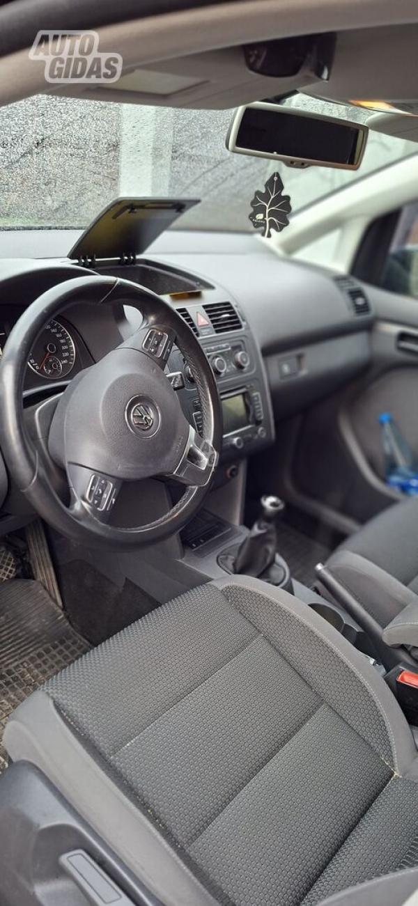 Volkswagen Touran 2012 in Siauliai, with an engine capacity of 1.60 L and mileage of 225 thousand km for 6200 €, photo 6 on AUTOMOTO.COM.LV
