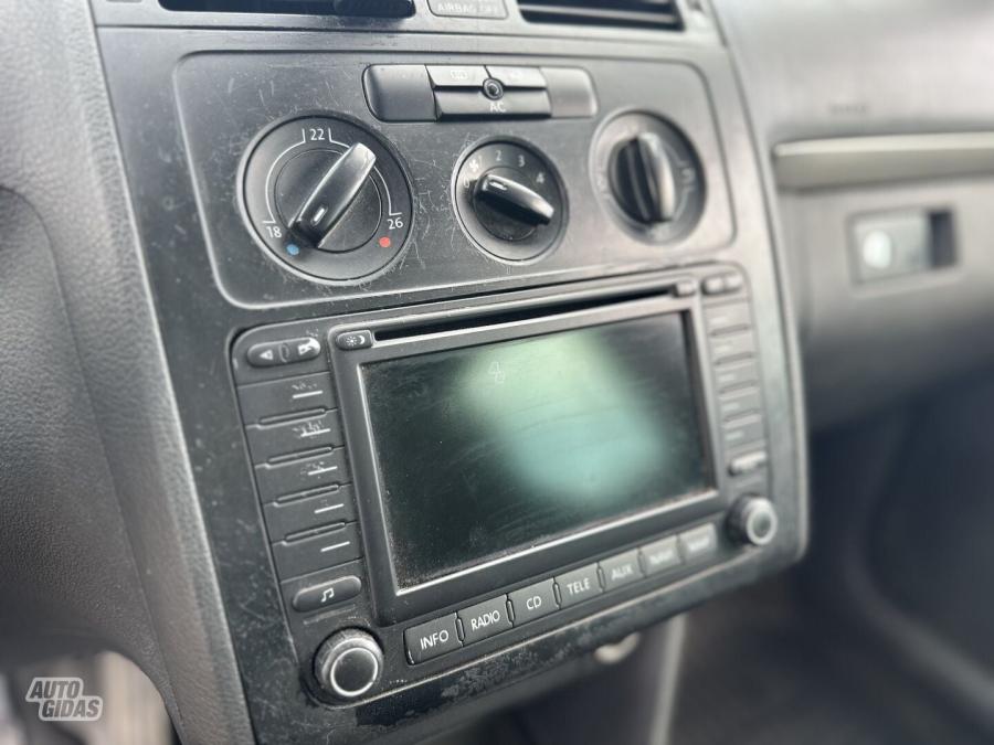 Volkswagen Touran 2003 Kauņa, ar dzinēja tilpumu 2.00 L un nobraukumu 387 tūkst. km par 1500 €, foto 8 vietnē AUTOMOTO.COM.LV