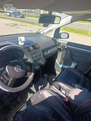 Volkswagen Touran 2004 in Klaipeda, with an engine capacity of 1.90 L and mileage of 274 thousand km for 2000 €, photo 5 on AUTOMOTO.COM.LV