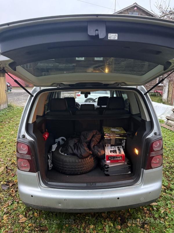 Volkswagen Touran 2005 Tallina, ar dzinēja tilpumu 1.60 L un nobraukumu 215 tūkst. km par 2000 €, foto 11 vietnē AUTOMOTO.COM.LV