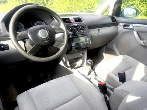 Volkswagen Touran 2005 Tallina, ar dzinēja tilpumu 1.90 L un nobraukumu 335 tūkst. km par 999 €, foto 8 vietnē AUTOMOTO.COM.LV