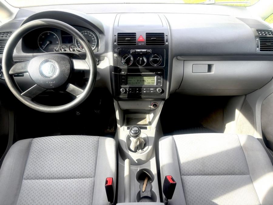 Volkswagen Touran 2005 Tallina, ar dzinēja tilpumu 1.90 L un nobraukumu 335 tūkst. km par 999 €, foto 20 vietnē AUTOMOTO.COM.LV