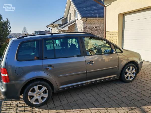 Volkswagen Touran 2006 Šauļi, ar dzinēja tilpumu 0.10 L un nobraukumu 350 tūkst. km par 1000 €, foto 1 vietnē AUTOMOTO.COM.LV