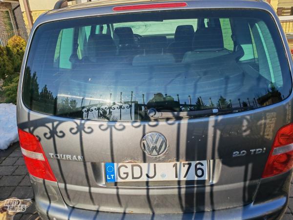 Volkswagen Touran 2006 Šauļi, ar dzinēja tilpumu 0.10 L un nobraukumu 350 tūkst. km par 1000 €, foto 5 vietnē AUTOMOTO.COM.LV