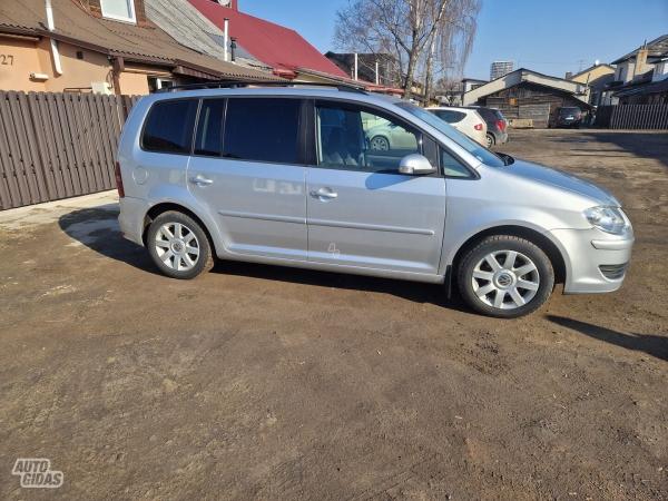 Volkswagen Touran 2007 in Kaunas, with an engine capacity of 2.00 L and mileage of 352 thousand km for 2500 €, photo 2 on AUTOMOTO.COM.LV