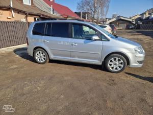 Volkswagen Touran 2007 in Kaunas, with an engine capacity of 2.00 L and mileage of 352 thousand km for 2900 €, photo 2 on AUTOMOTO.COM.LV