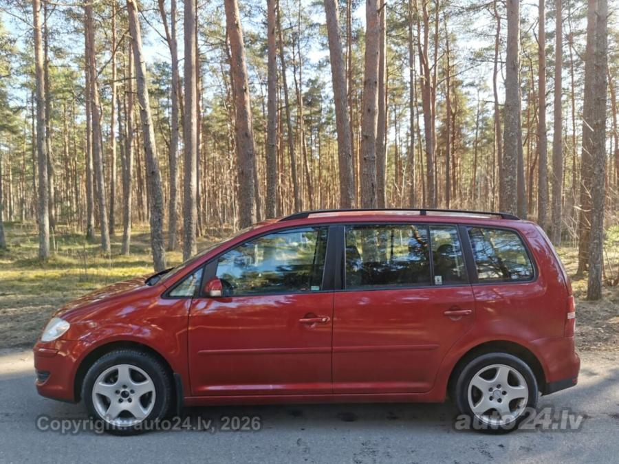 Volkswagen Touran 2007 in Tallinn, with an engine capacity of 1.40 L and mileage of 170 thousand km for 1990 €, photo 4 on AUTOMOTO.COM.LV