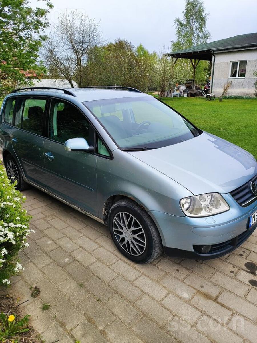 Volkswagen Touran 2007 Rīga, ar dzinēja tilpumu 1.90 L un nobraukumu 262 tūkst. km par 2500 €, foto 4 vietnē AUTOMOTO.COM.LV