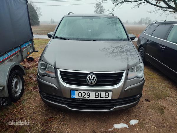 Volkswagen Touran 2009 in Tartu, with an engine capacity of 2.00 L and mileage of 414 thousand km for 1899 €, photo 3 on AUTOMOTO.COM.LV