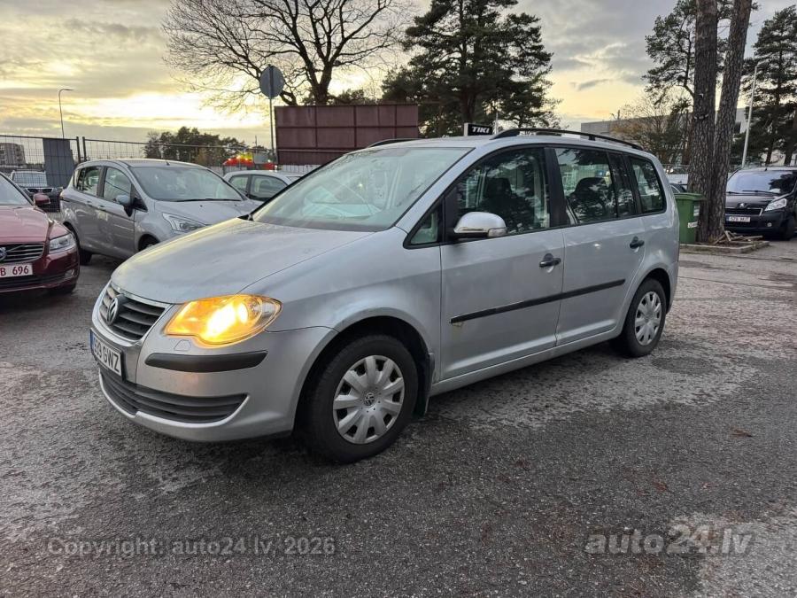 Volkswagen Touran 2009 Tallina, ar dzinēja tilpumu 1.90 L un nobraukumu 290 tūkst. km par 1900 €, foto 1 vietnē AUTOMOTO.COM.LV