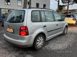 Volkswagen Touran 2009 Tallina, ar dzinēja tilpumu 1.90 L un nobraukumu 290 tūkst. km par 1900 €, foto 7 vietnē AUTOMOTO.COM.LV