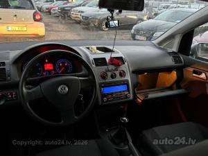 Volkswagen Touran 2009 Tallina, ar dzinēja tilpumu 1.90 L un nobraukumu 290 tūkst. km par 1900 €, foto 11 vietnē AUTOMOTO.COM.LV
