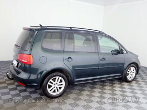 Volkswagen Touran 2010 in Tallinn, with an engine capacity of 1.40 L and mileage of 288 thousand km for 2299 €, photo 3 on AUTOMOTO.COM.LV