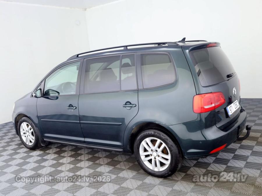 Volkswagen Touran 2010 in Tallinn, with an engine capacity of 1.40 L and mileage of 288 thousand km for 2299 €, photo 4 on AUTOMOTO.COM.LV