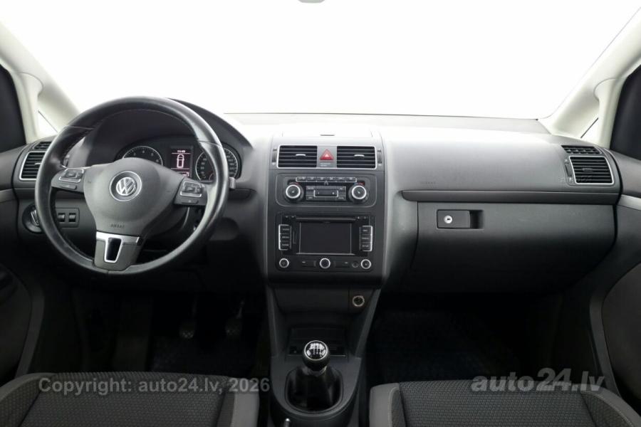 Volkswagen Touran 2010 in Tallinn, with an engine capacity of 1.40 L and mileage of 288 thousand km for 2299 €, photo 5 on AUTOMOTO.COM.LV