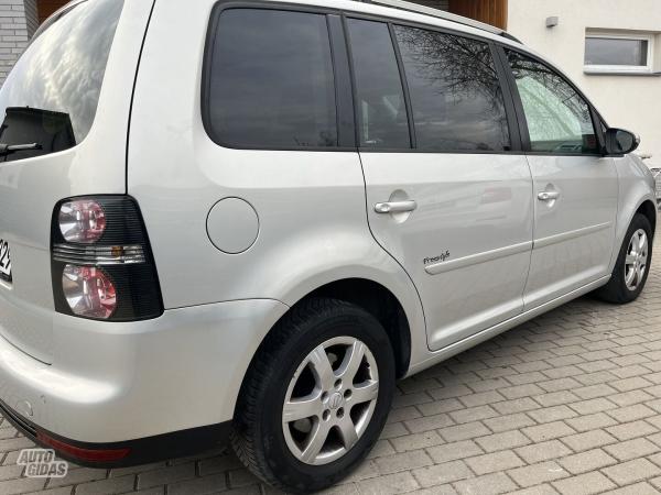 Volkswagen Touran 2010 in Vilnius, with an engine capacity of 1.90 L and mileage of 301 thousand km for 3900 €, photo 5 on AUTOMOTO.COM.LV
