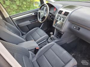Volkswagen Touran 2010 Mažeikiai, ar dzinēja tilpumu 2.00 L un nobraukumu 180 tūkst. km par 3400 €, foto 6 vietnē AUTOMOTO.COM.LV