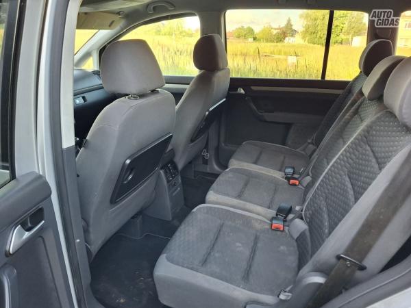 Volkswagen Touran 2010 in Mazeikiai, with an engine capacity of 2.00 L and mileage of 186 thousand km for 3400 €, photo 7 on AUTOMOTO.COM.LV