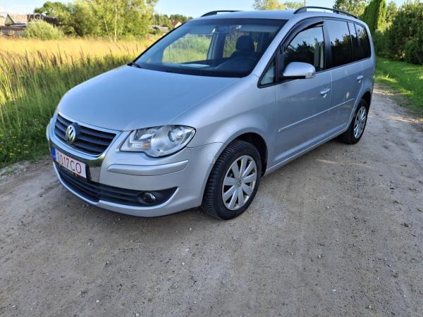 Volkswagen Touran 2010 Mažeikiai, ar dzinēja tilpumu 2.00 L un nobraukumu 185 tūkst. km par 3700 €, foto 3 vietnē AUTOMOTO.COM.LV