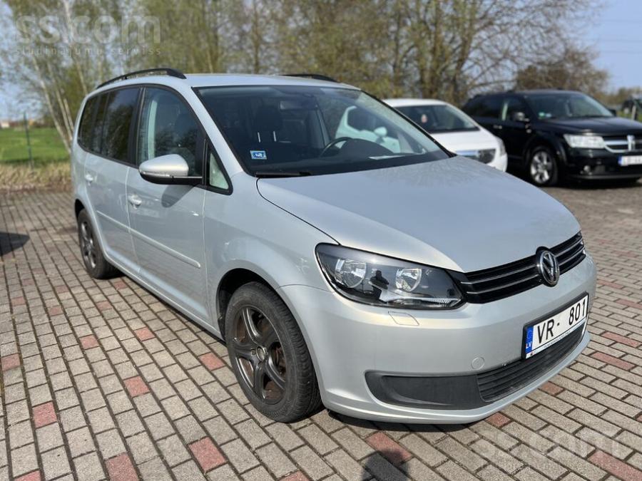 Volkswagen Touran 2011 in Talsi, with an engine capacity of 1.60 L and mileage of 207 thousand km for 4970 €, photo 2 on AUTOMOTO.COM.LV
